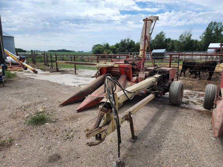 Gehl Model 800 Silage Chopper with 2 Row Corn Head, 1000 PTO, SN: 2017 ...