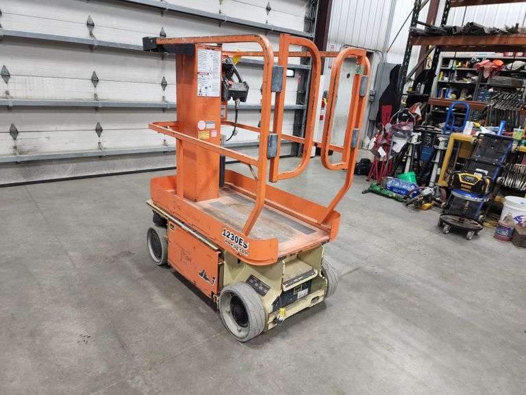 2012 JLG Model 1230 ES Lift, 439 Hours, 12' Platfo - Fragodt Auction ...
