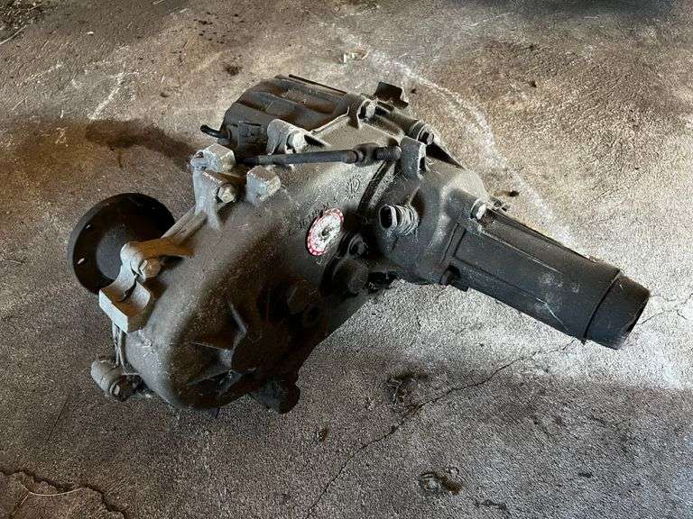 241C New Process Transter Case - Fragodt Auction and Real Estate LLC