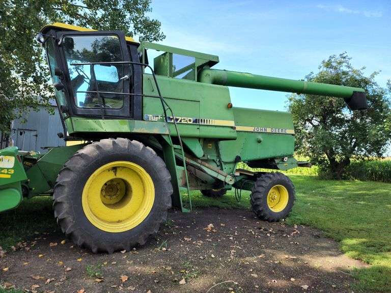 John Deere 7720 Combine, 18.4x38 Fronts, 14.9x24 Rears, Shows 2,640 ...