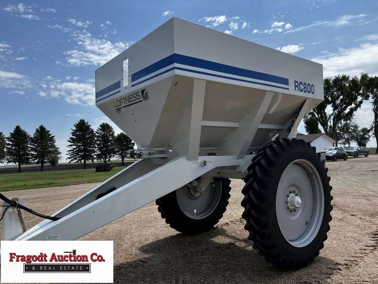 Loftness RC800 8 Ton Spreader Box, 90’ Spread, Ground Drive, Hydraulic ...