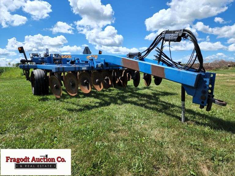 DMI 530B Disk Ripper with Misc Extra Parts, 5 Shank with 4 Lead Shanks ...