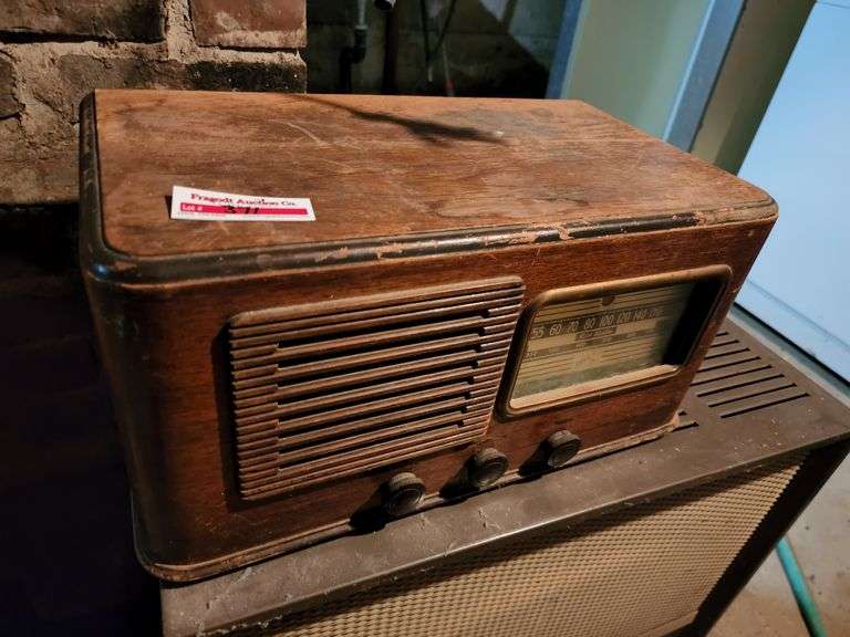 Antique Radio - Fragodt Auction and Real Estate LLC