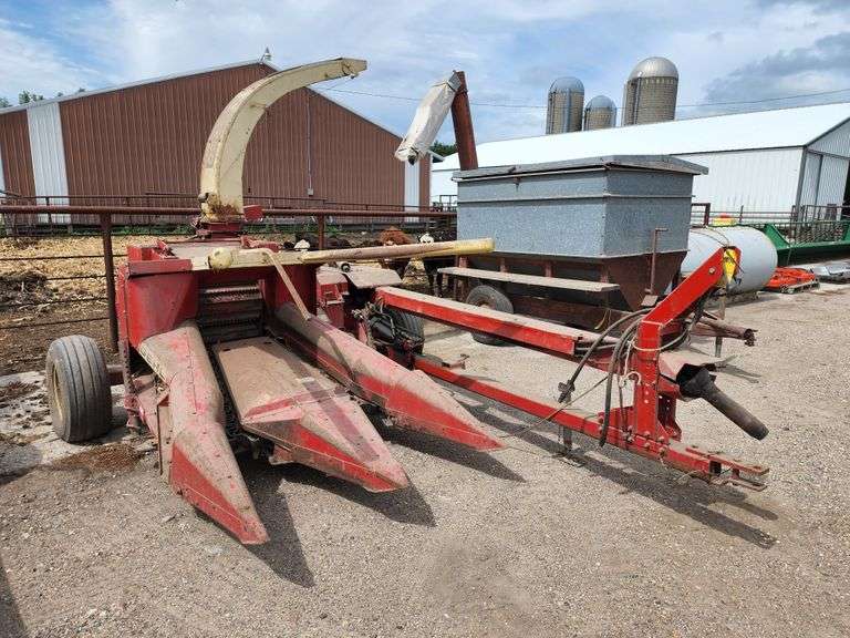 Gehl Model 860 Silage Chopper with 2 Row Head, 1000 PTO, SN: 8685 ...