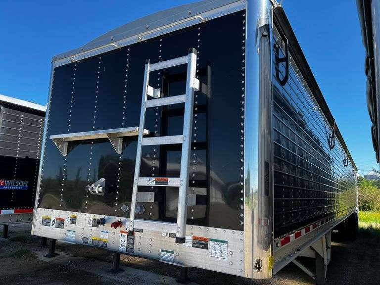 2018 Wilson Tri Axle Grain Trailer, Model DWH-650B, 51' x 78" x 8', Air ...