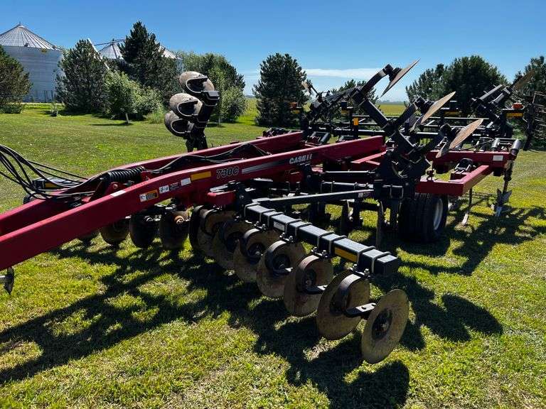 2010 Case IH 730C Disk Ripper, 7 Shank, Spring Shanks, Lead Shanks, 3 ...