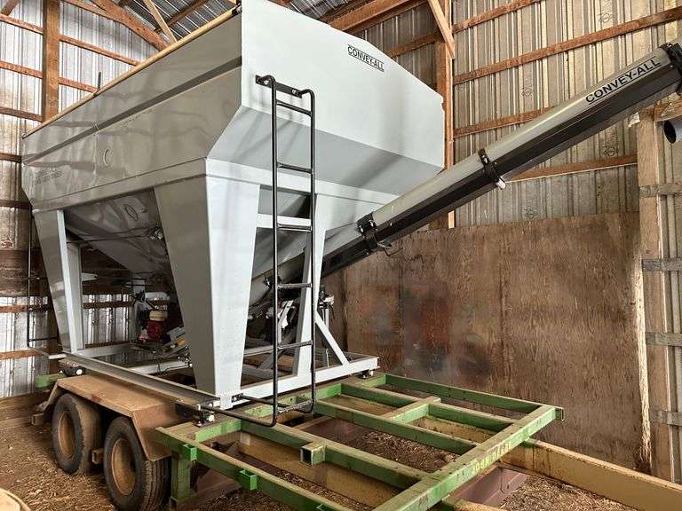 Convey-All BTS-405-30 Seed Tender on Heavy Duty Tandem Axle Trailer ...