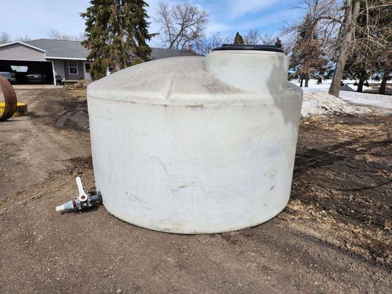 Approx 1100 Gallon Norwesco, Inc Poly Tank - Fragodt Auction and Real ...