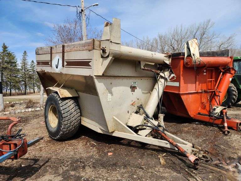 J-Craft Grain Cart, 23.1-26 Tires, 12” Front Unload, Rear Ladder, 1000 ...