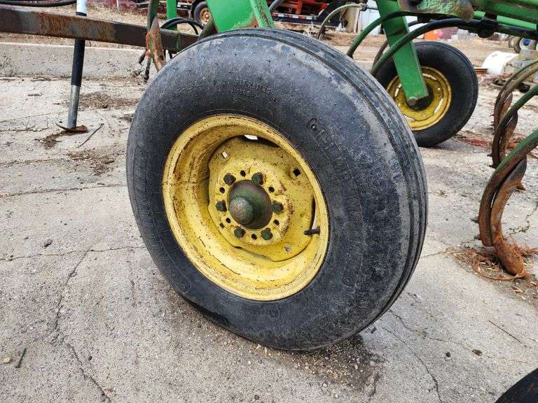 John Deere 1610 Chisel Plow, 16’, Has 16 Points, All Points in Very ...