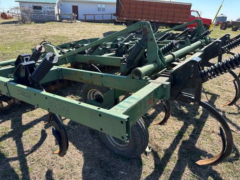 Glencoe Soil Saver Chisel Plow – 16 ½’ with Disc Blade in Front, Almost ...