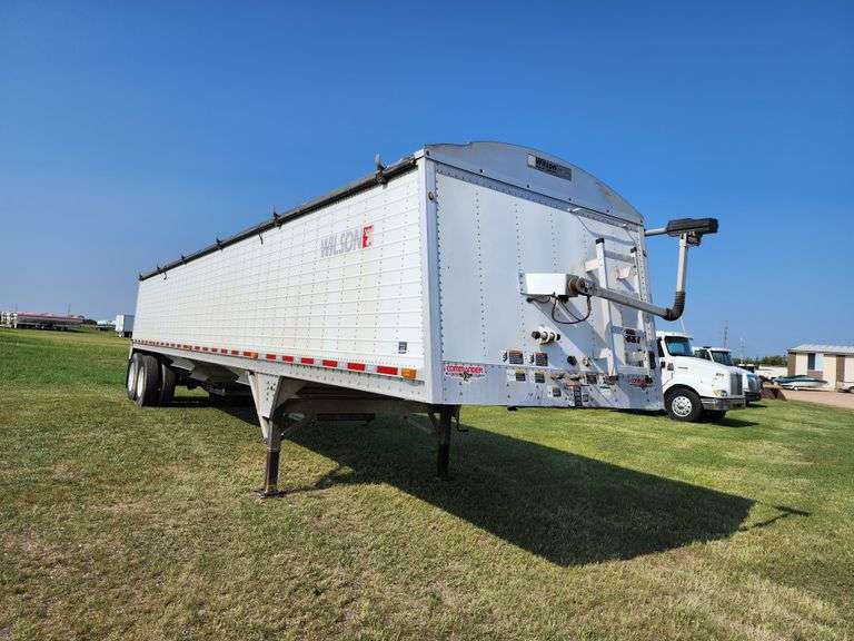 2014 Wilson Commander Hopper Trailer, Good Tires, Shurco 4500 Electric ...