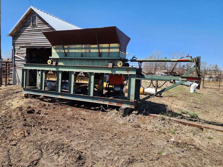 Real Tuff Bagger with Pump for Bagging, Shaver for Making Wood Shavings ...