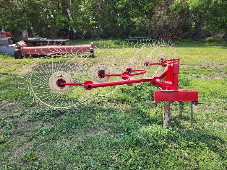Enorossi 3pt Mounted Wheel Rake, 5 Wheels, Used Very Little - Fragodt ...