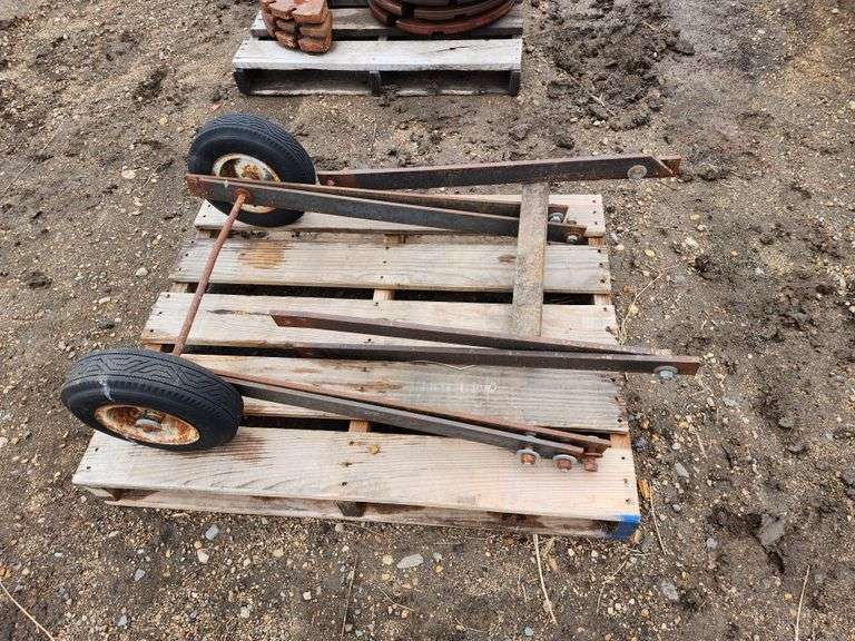 Splitting Frame for Splitting a 100hp or Less Tractor - Fragodt Auction ...