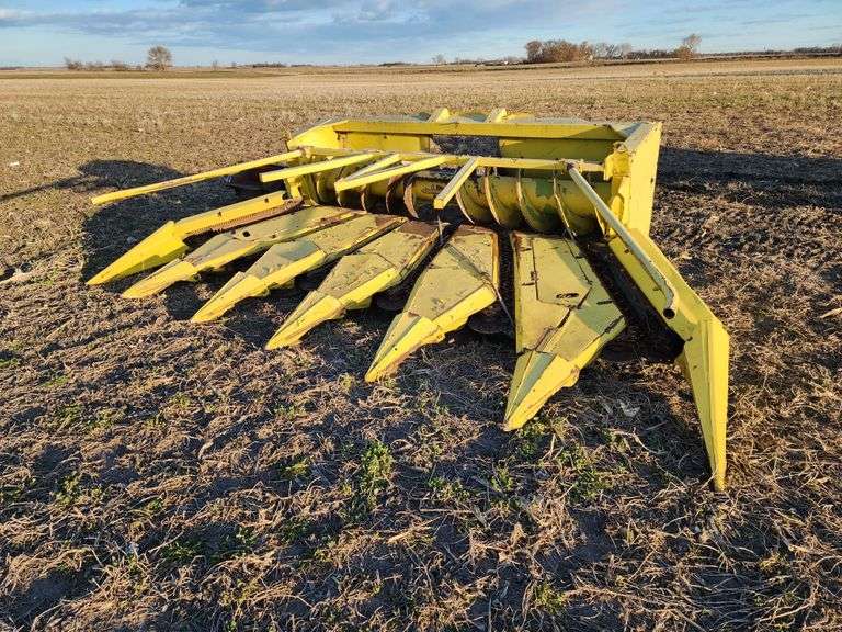 Claas Cutting Head - Fragodt Auction and Real Estate LLC