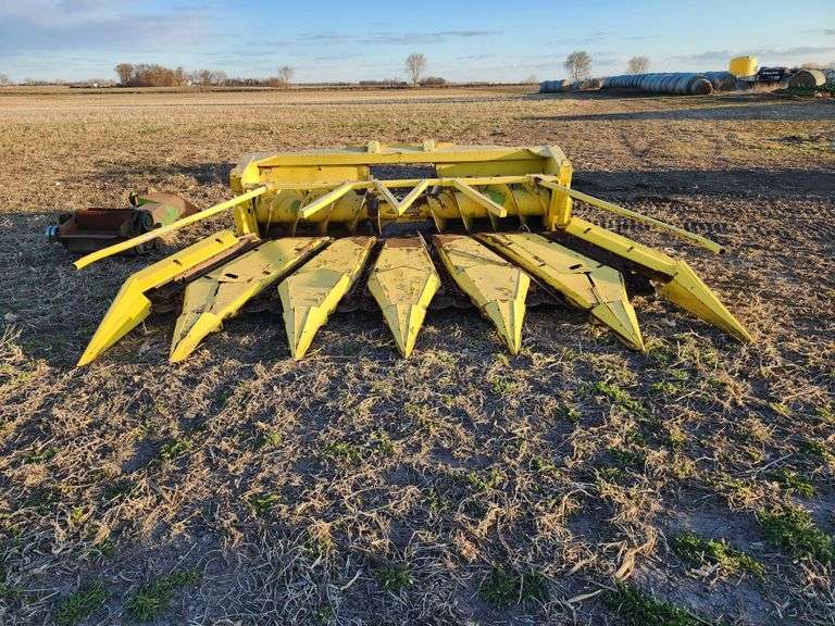 Claas Cutting Head - Fragodt Auction and Real Estate LLC