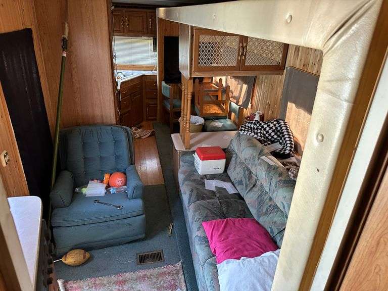 1994 Coachman 28' Camper with 14' Slideout, Goosen - Fragodt Auction ...