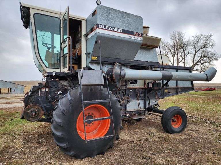 Gleaner M3 Combine, Hydro is Out, Motor Ran Last Time was Used, *Parts ...