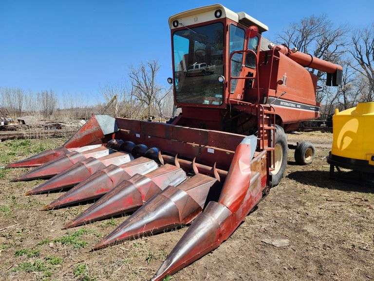 International 1440 Combine, 23.1x26 Fronts, 11:00 x 16 Rears, Shows ...