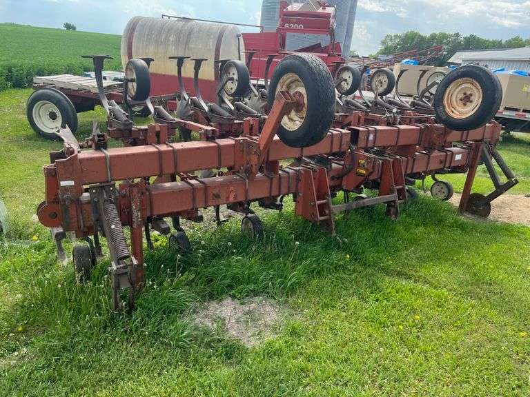 IH 12 Row 30” Cultivator, Good Overall Condition Per Seller - Fragodt ...