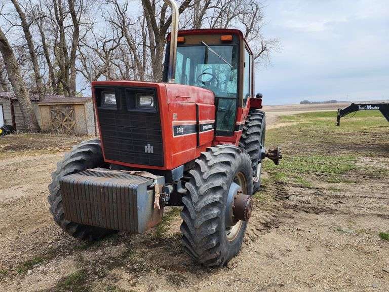International Model 5288 MFWD Tractor, 8,497 Hours, 3pt Hitch, 3 ...