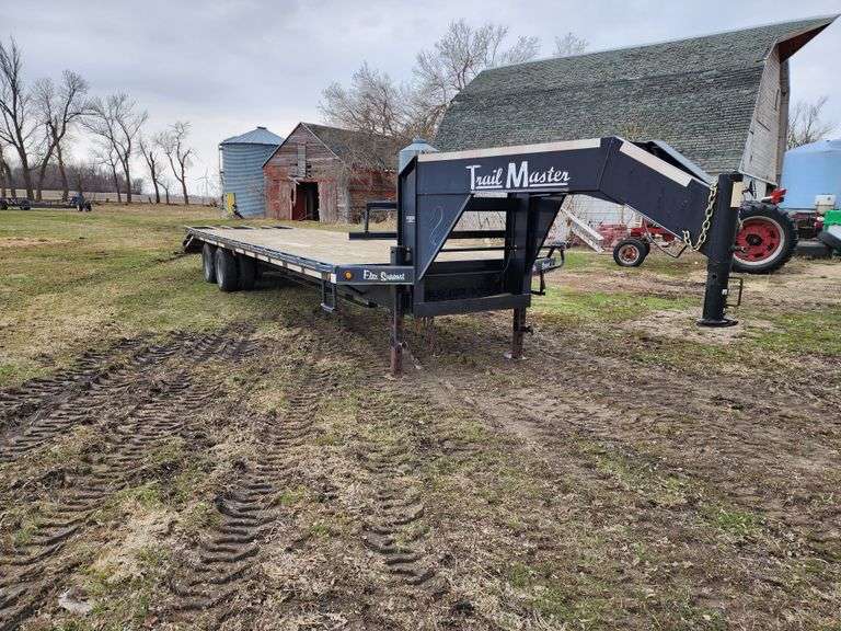 2009 Trail Master Gooseneck Flatbed Trailer, 30’ Deck with 3 Fold up ...