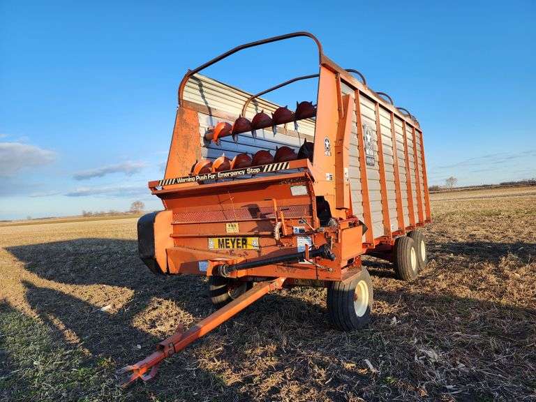 Meyers 3515 Silage Box, New Front Apron Chain Approx 1 Year Ago, 2 Foot ...