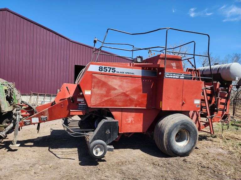 Case International 8575 Silage Special, 3' x 3' x 8' Baler with ...