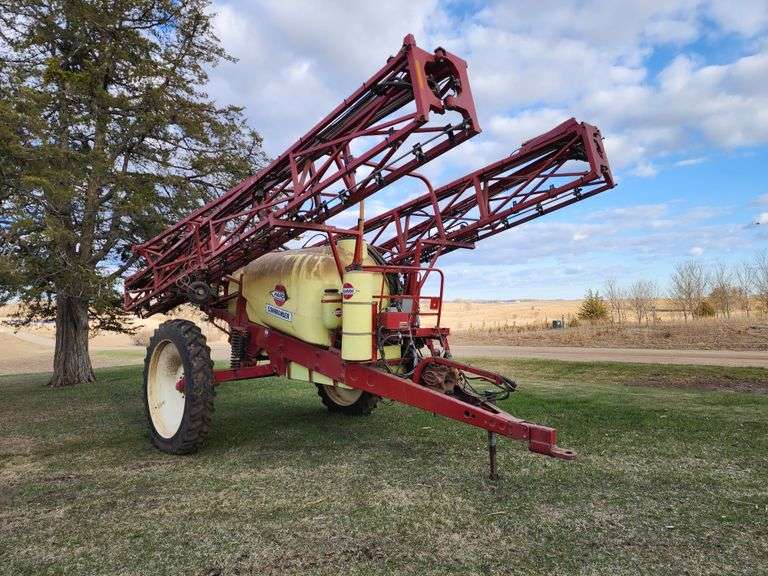 2004 Hardy Commander Pull Type Sprayer, 1,200 Gallon Poly Tank, 120 ...