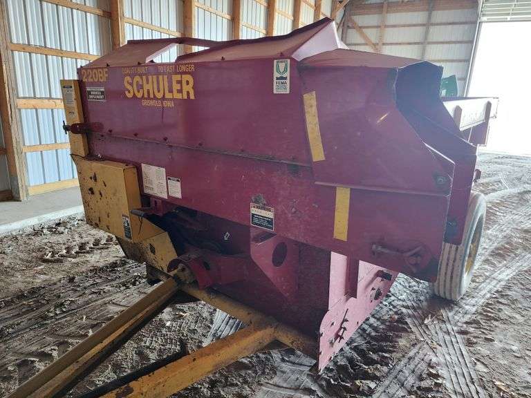 Schuler Model 220BF, Feed Wagon, Wood Extensions, 22.5 Tires on 8 Bolt ...
