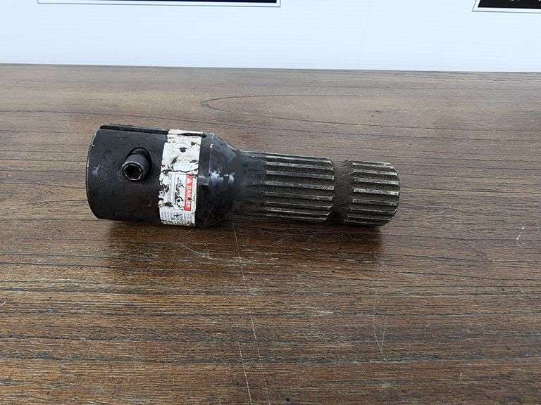 Small 1000 To Large 1000 PTO Adapter - Fragodt Auction and Real Estate LLC