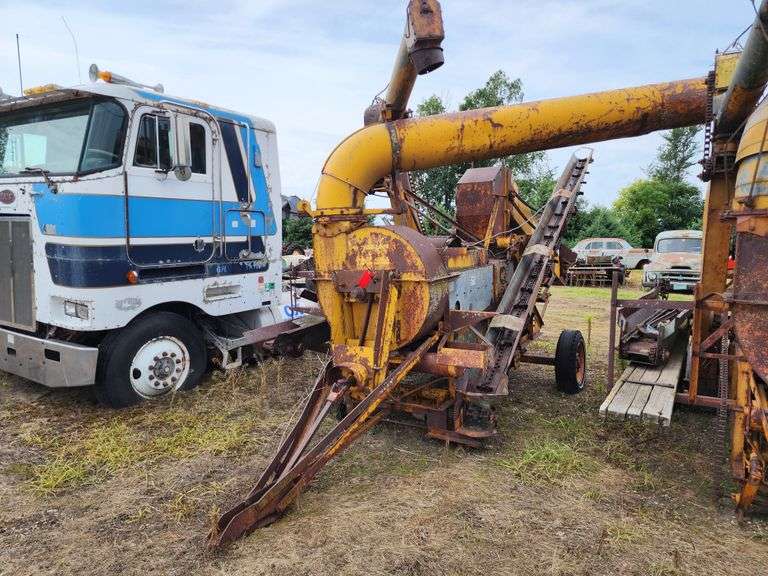Minneapolis Moline Corn Sheller – PTO Run, Model E - Fragodt Auction ...