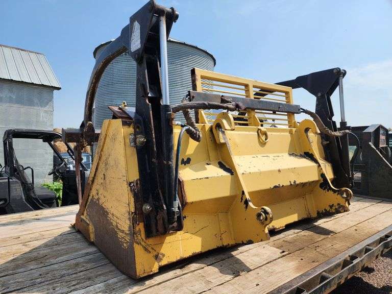 MDS 8’ Grapple Bucket, Set up for Payloader or Telehandler, JCB Mounts ...