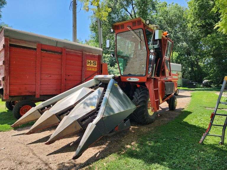 New Idea Model 708 Super Chopper 767 Hydros, 3 Row Chopping Head Model ...