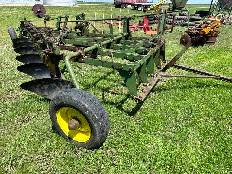 John Deere 777 6/16 Furrow Plow, New Lays, Trip Bottom - Fragodt ...