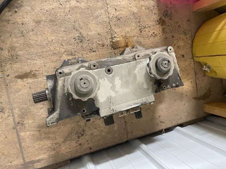 Rebuilt Gear Box for Geringhoff Corn Head - Fragodt Auction and Real ...