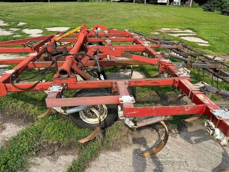 Wil-Rich 18’ Chisel Plow with 3 Bar Coil Tine Harrow, Walking Tandems ...