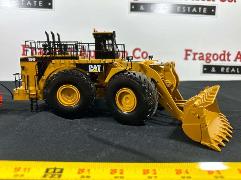 (2) - Allis Chalmers H3 Crawler, CAT 994F Loader - Fragodt Auction and ...