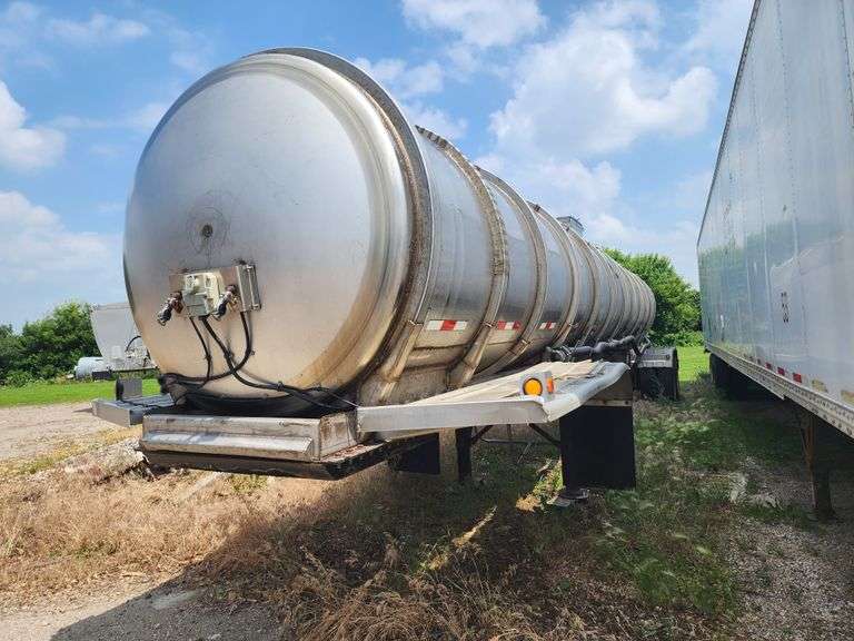 1999 Walker 6200 Gallon Stainless Steel Tanker Trailer, Been using to ...