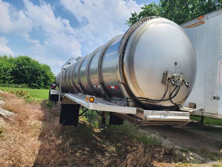 1999 Walker 6200 Gallon Stainless Steel Tanker Trailer, Been using to ...