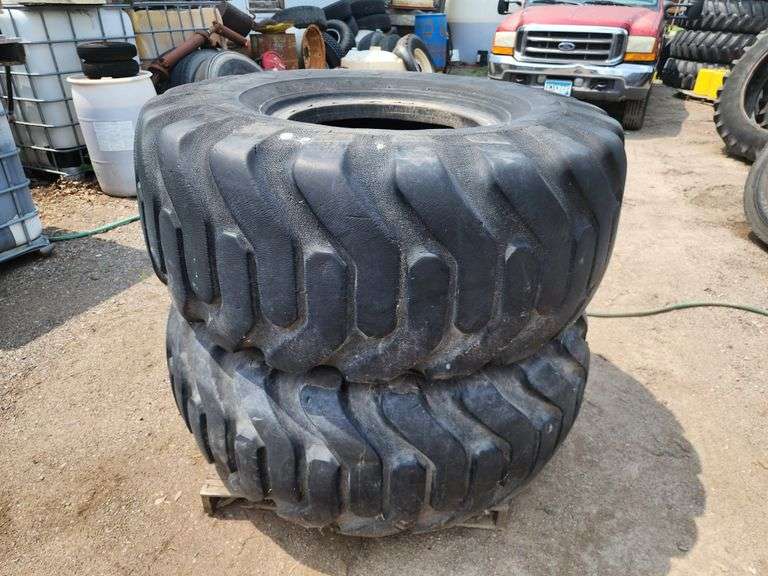 (2) 23.5-25 Goodyear Tires, 12 Ply Payloader Tires - Fragodt Auction ...