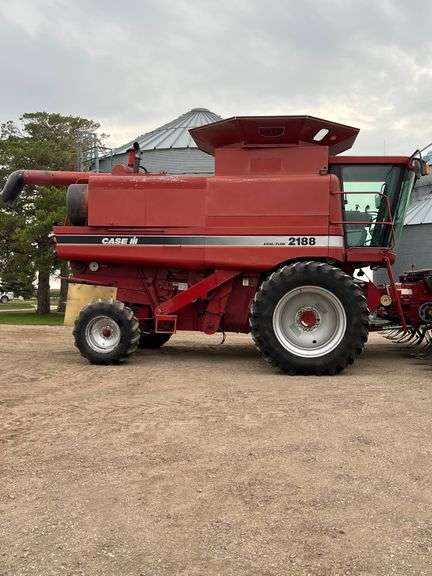 1995 Case IH 2188 Combine, 4,537 Sep Hours, 6,604 Engine Hours, 18.4 x ...