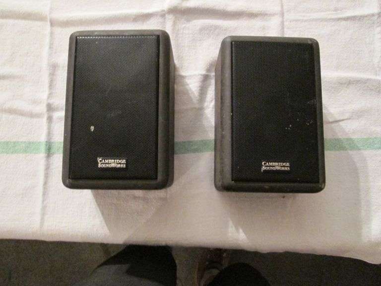 Cambridge Soundworks Speakers - Fragodt Auction and Real Estate LLC