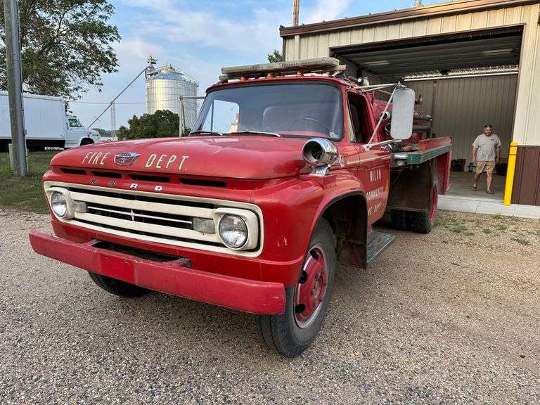 1962 Ford F600 Tanker Truck, 8.25x20 Tires, 12,914 Miles, Onan Gas ...
