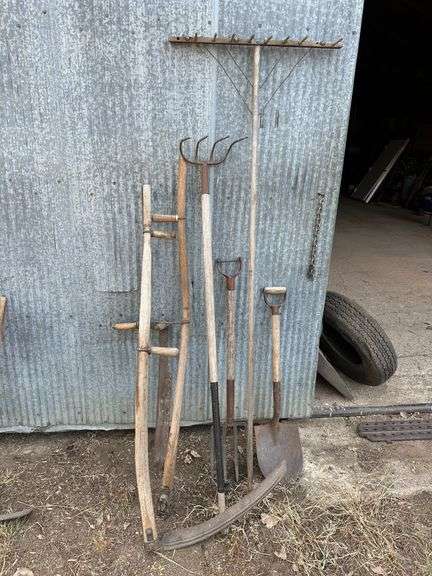 Scythe, Wood Rake, Corn Fork, Potato Fork, Misc Tools - Fragodt Auction ...