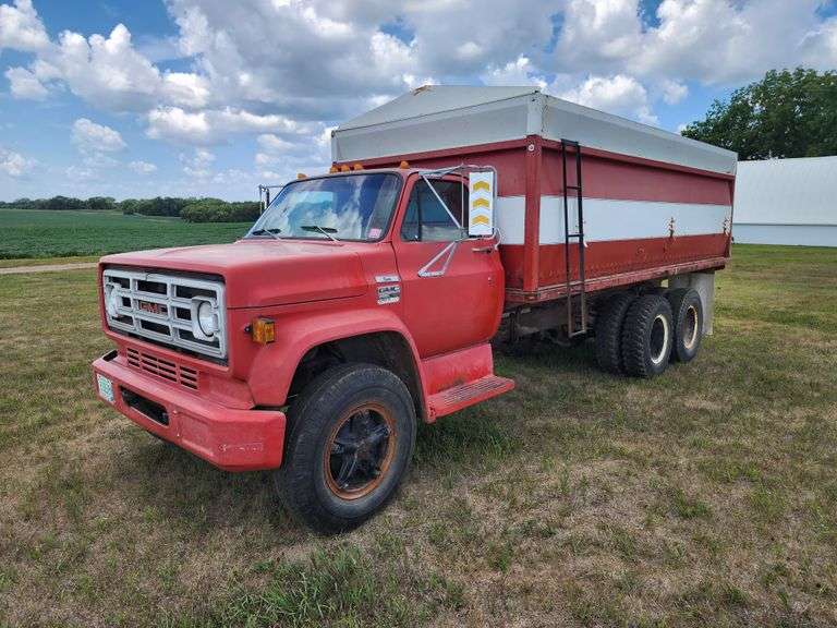 1979 GMC 7000 Tandem Axle Grain Truck, 366 V-8, 5+2 Transmission, 9:00 ...