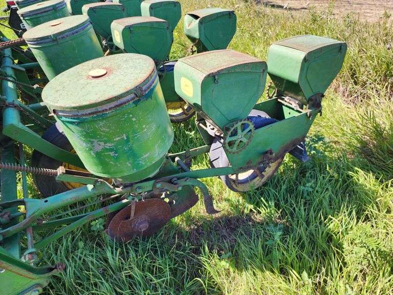 John Deere Planter – 4 Row, Set Up at 40” Rows - Fragodt Auction and ...