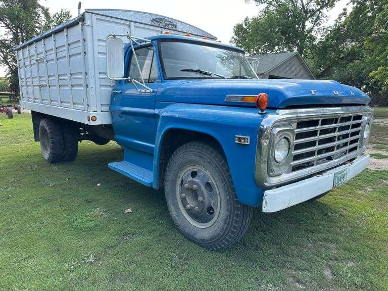 1970 Ford 600 Grain Truck, 391 4V Gas Engine, 4+2 Transmission, 14 ...