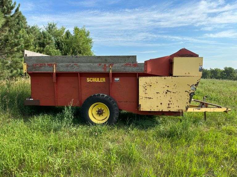 Schuler 220BF Side Unload Feed Wagon with Scale, J-Star Scale, 540 PTO ...